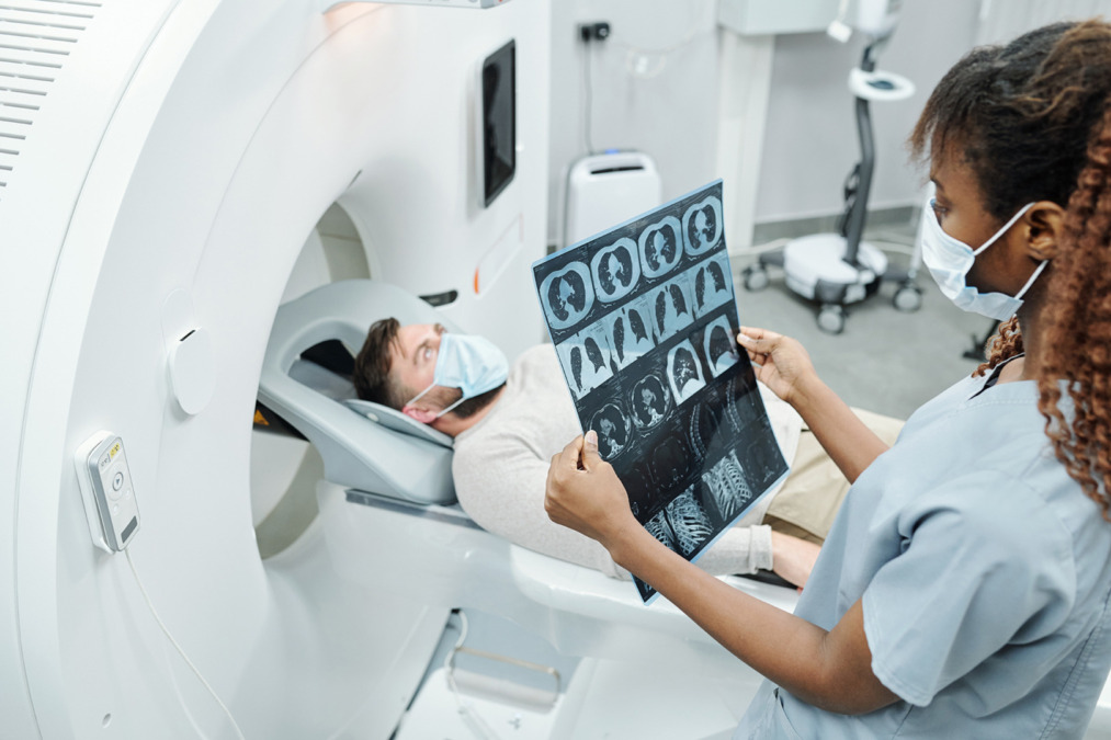 Middle Mediastinal Mass: Symptoms & Treatment in Singapore